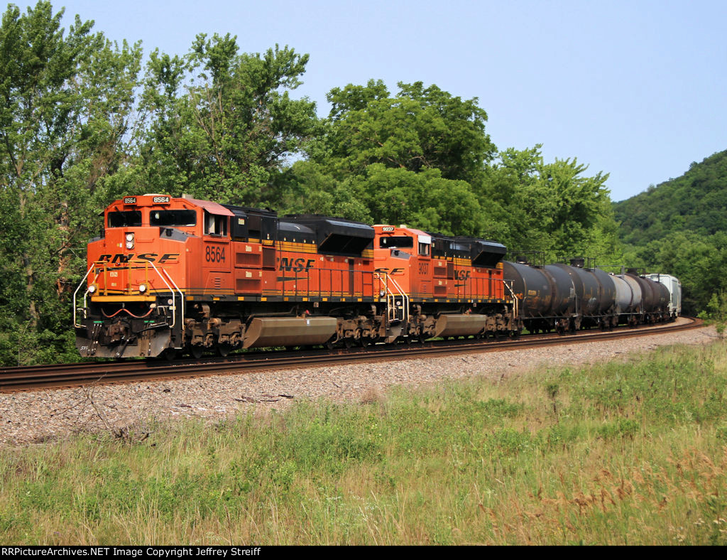 BNSF 8564
